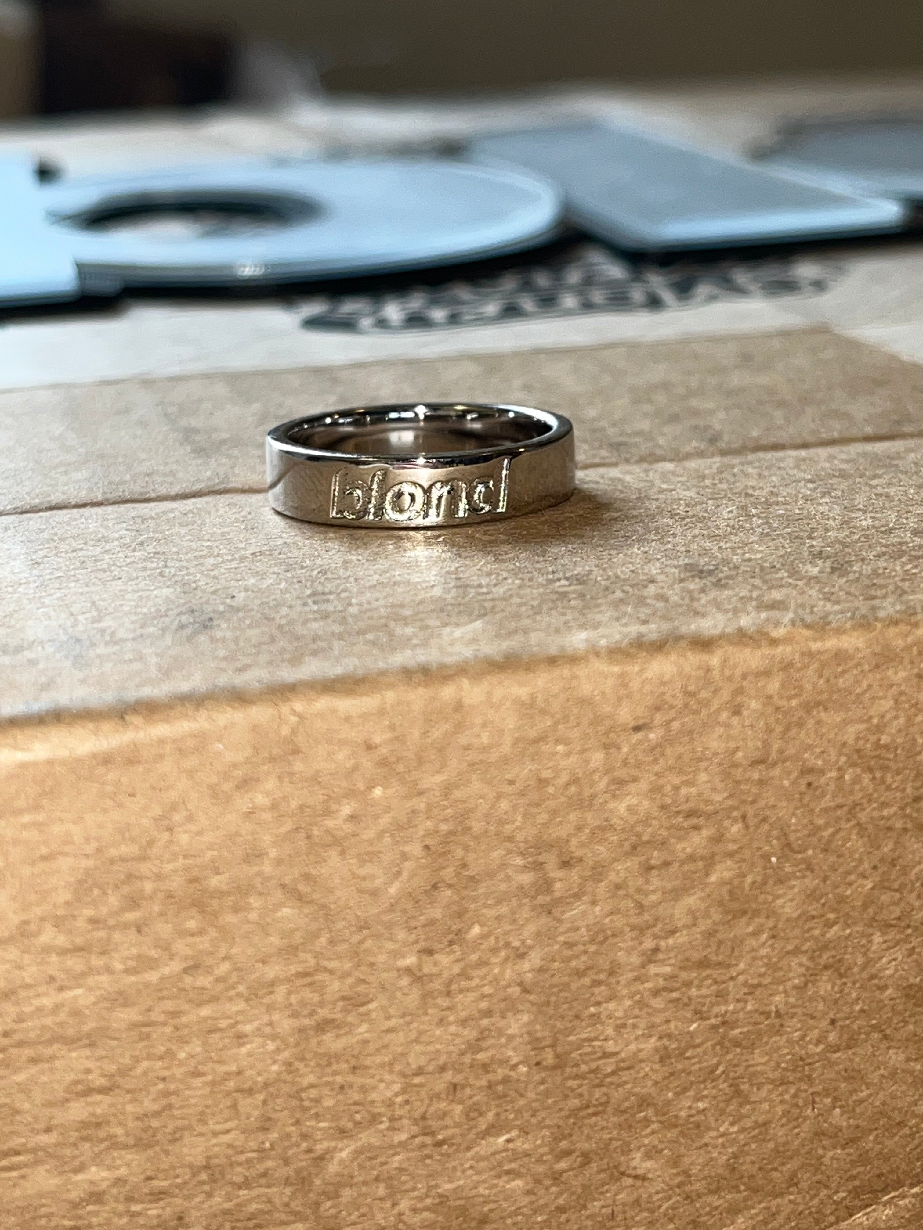 BLOND SILVER ENGRAVED RING – Music Void!